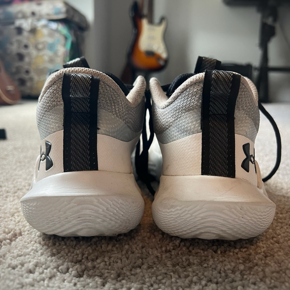 Under Armor Flow, Basketball Shoes - Gem